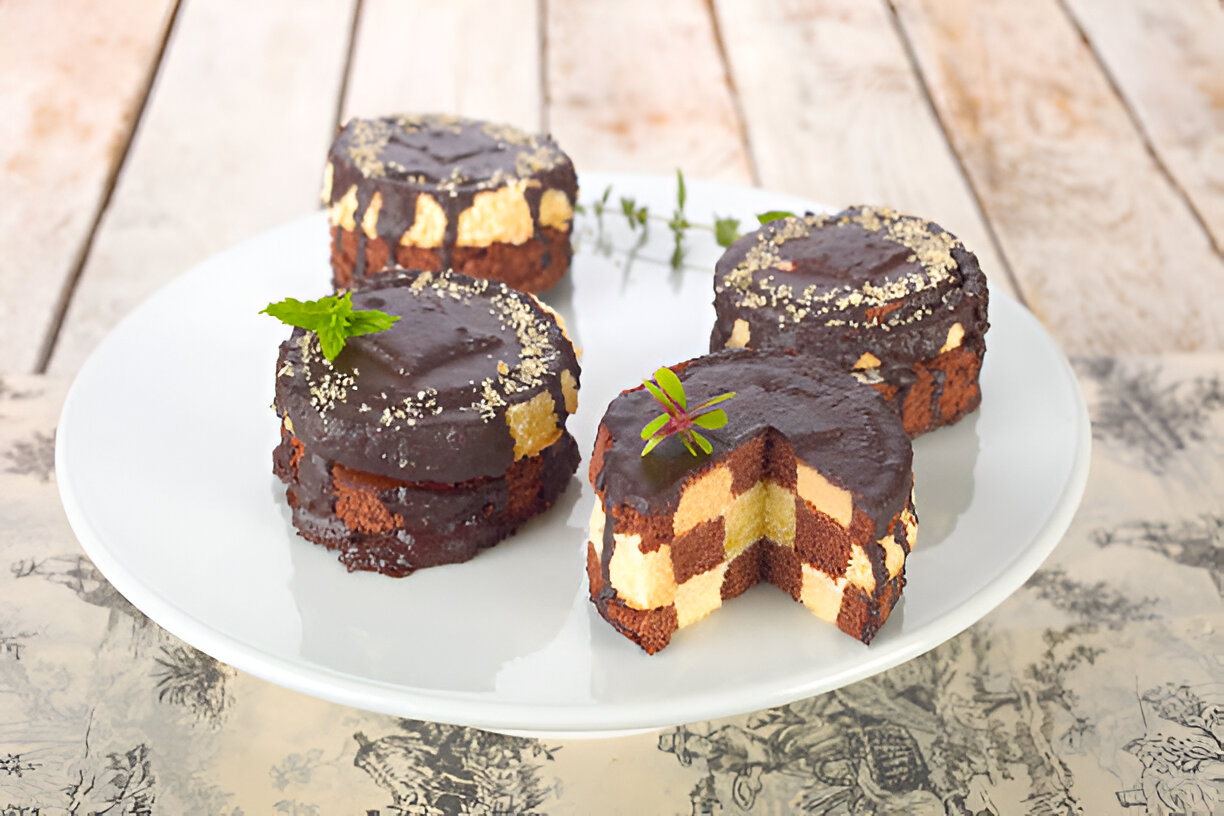 Delicious Checkerboard Cake: A Delight for Every Celebration